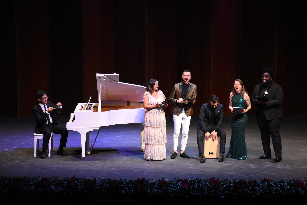 PRESENTARON EN GÓMEZ PALACIO CANTOS PARA EL MUNDO – Angel Reyna