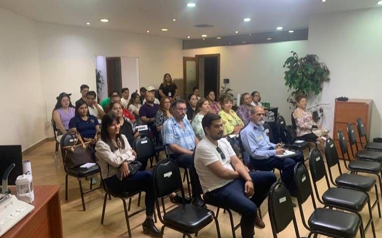 CAPACITAN A CONERCIANTES DE GÓMEZ PALACIO. – Angel Reyna